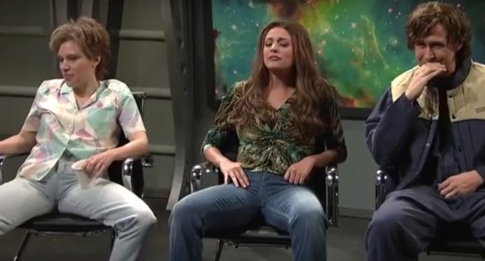 A Compilation of When SNL Cast Members Break Down Laughing - TVovermind
