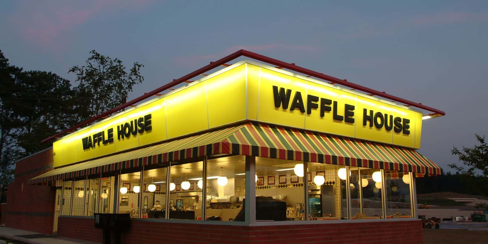 5 Memorable Waffle House Moments in Film and TV - TVovermind
