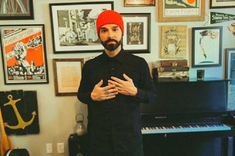 10 Things You Didn’t Know about Chris Carrabba – TVovermind