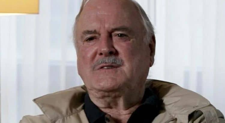 Watch John Cleese Talk Monty Python and the Holy Grail - TVovermind