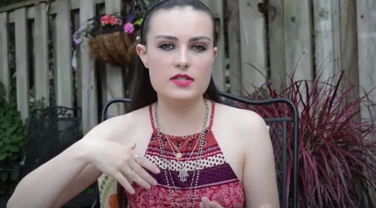 Discovering Molly Burke: 10 Fascinating Facts About the Blind YouTube ...