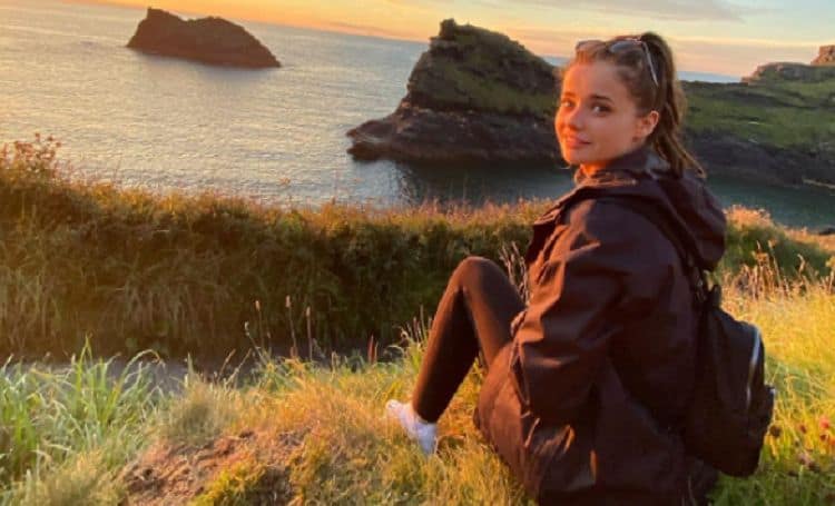 10 Things You Didn’t Know about Holly Earl – TVovermind