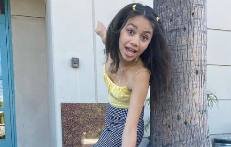 10 Things You Didn’t Know about Izabela Rose - TVovermind